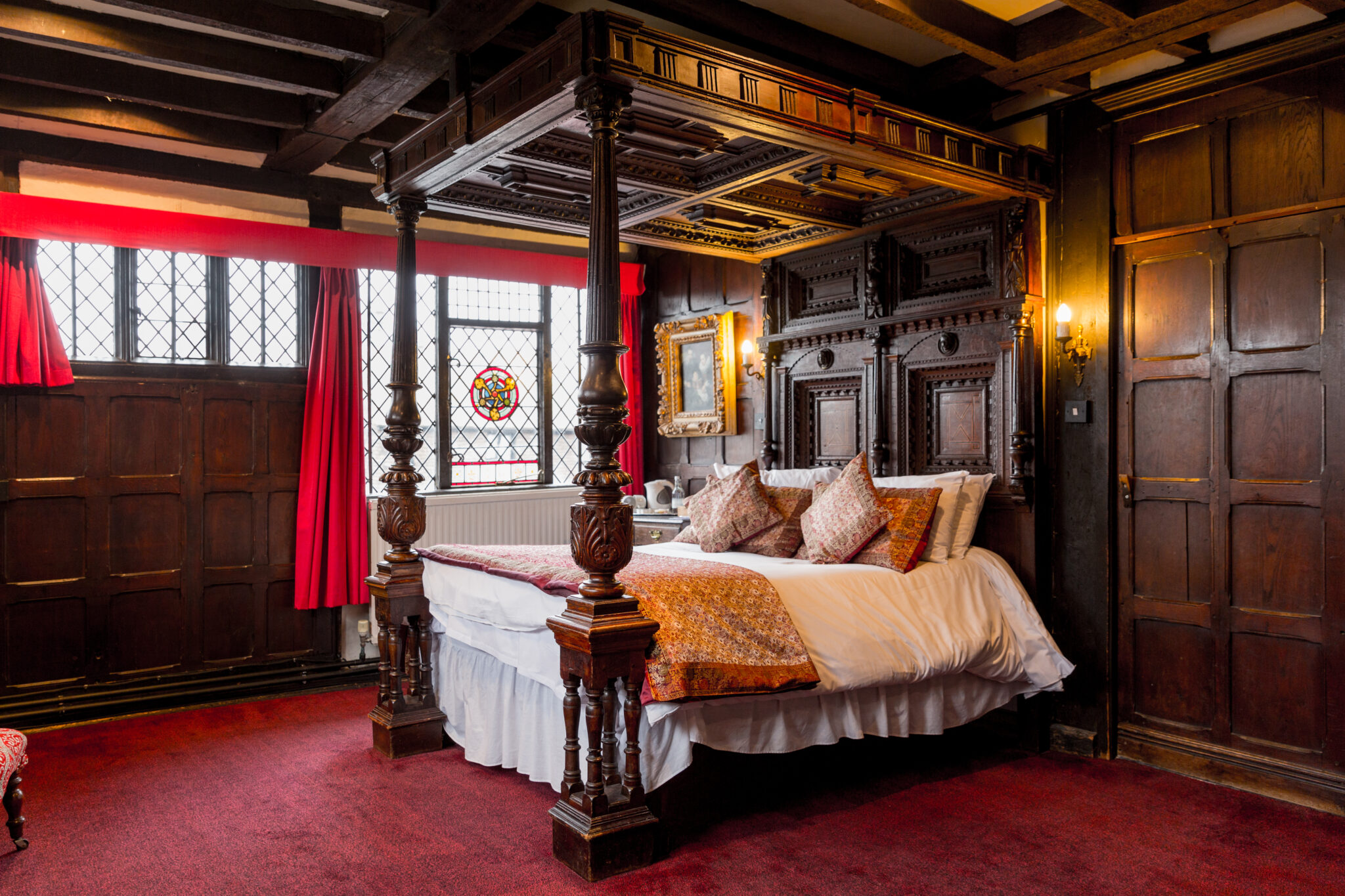 Elizabethan Bed Chamber - The Mermaid inn